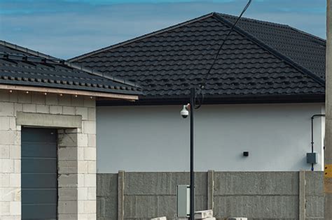 흰색 거품 콘크리트 블록으로 만든 건설 중인 집의 건물 부지 집의 새로운 프레임을 구축 0명에 대한 스톡 사진 및 기타 이미지