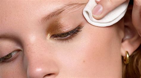 How To Remove Eye Makeup Properly Rose Inc