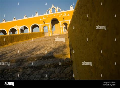 Convento De San Antonio De Padua S Xvi Izamal Yucatán México Stock