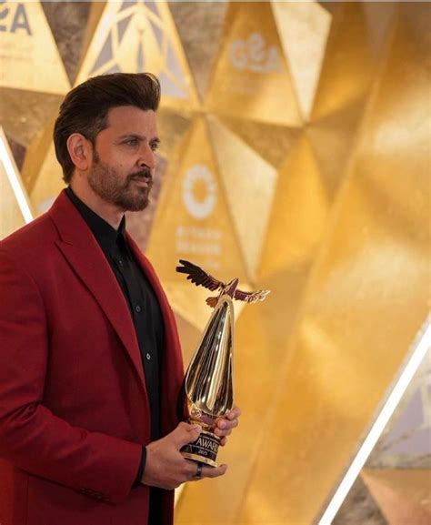 hrithik roshan honoured at joy awards 2025 for excellence in cinema