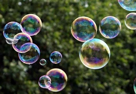 气泡为什么是圆的？