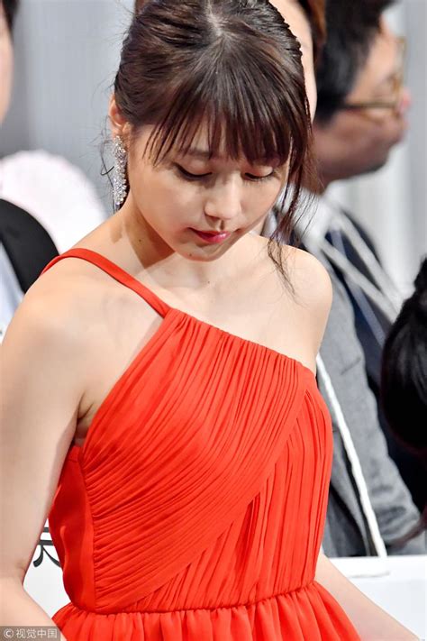Nhk红白歌会彩排第二天 红组司会有村架纯换三套服装红白歌会优雅新浪新闻