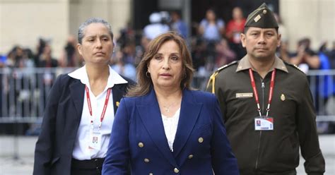 Dina Boluarte Es Acusada De Plagiar El Libro Del Que Es Coautora Estas