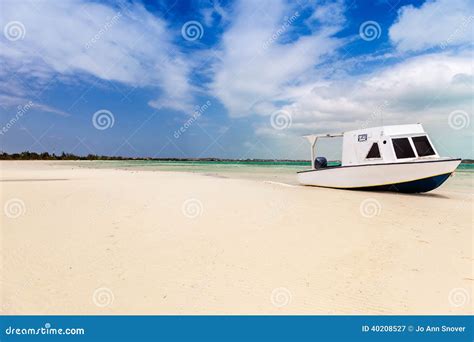 Beached Boat In Tropical Bay Stock Image Image Of Sunshine High 40208527