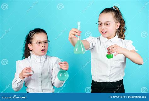 Basic Knowledge Of Chemistry Girls Study Chemistry Make Studying