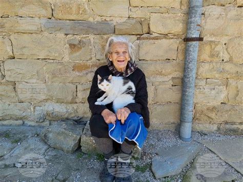 Средната продължителност на живота при мъжете в област Сливен е 68 години при жените е със 7 7