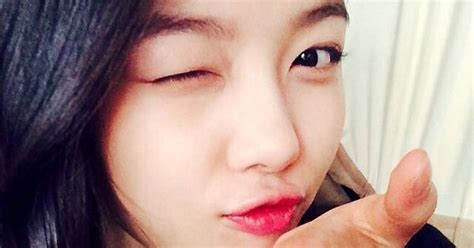 상 큼 발 랄 윙 크 김유정 넘사벽 애교