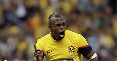 카타르로 이적한 에콰도르 축구선수 첫 경기 후 숨져