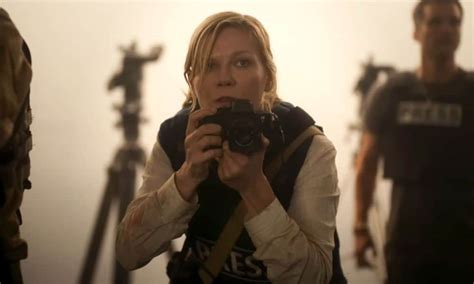 Kirsten Dunst Plays Journalist In Future Conflict Torn Us In Civil War