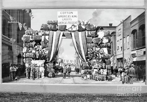 Vicksburg Mississippi Murals Moments In History Photograph By Chuck
