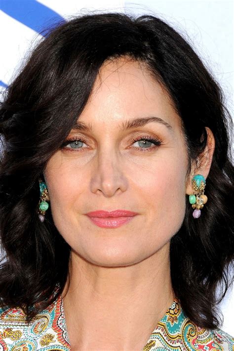 Carrie Anne Moss Elfinalde