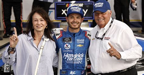 Breaking News Rick Hendrick Breaks Down In Tears After Kyle Larsons Emotional Shock