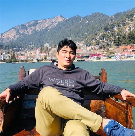 خنده دار ترین دوربین مخفی بالای دخترخوشکل ایرانی😄😄😱 Reelsfbviral View