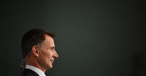 Uk Brings Forward Fiscal Measures After Budget Turmoil