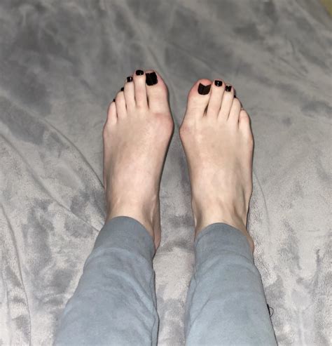 Loving The Black Toes On My Pale Skin Scrolller