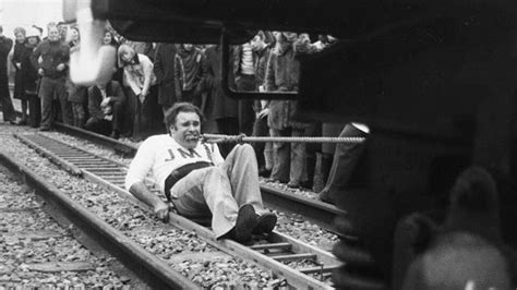 John Massis Kan 10 Jaar Langer Van Eeuwige Rust Genieten Vrt Nws Nieuws