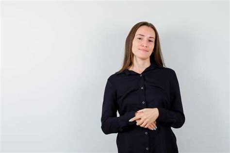 Что болит слева в боку внизу живота у женщин