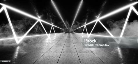 연기 안개 삼각형 네온 Futursitic 배경 공상 과학 소설 흰색 빛나는 형광 발광 아스팔트 타일 그런 지 콘크리트 바닥 가상 현실 빈 어두운 터널 홀 차고 3d 렌더링