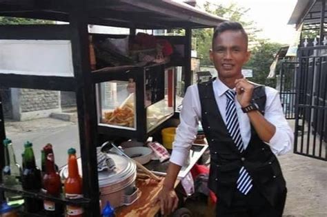 8 Gaya Tukang Bakso Perlente Dari Makassar Stylish Abis