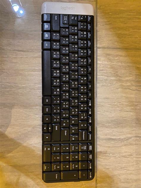 Logitech Keyboard 鍵盤 電腦＆科技 電腦周邊及配件 電腦鍵盤及相關產品 Carousell