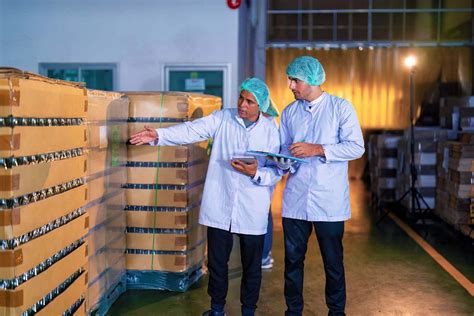 Personal De AlmacÉn Para Control De Productos En Bodega