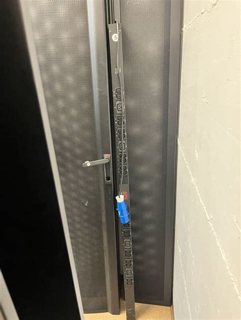 Serverschrank Apc Kvm Switch 16 Port Kaufen Auf Ricardo
