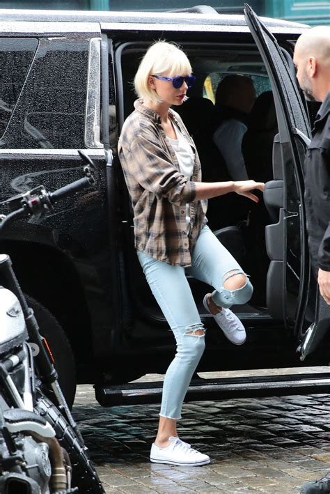 Taylor Swift Street Style Out In Nyc Celebmafia