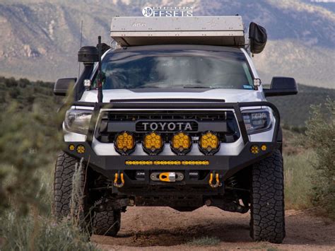 2017 Toyota Tundra With 17x9 12 Method Mr312 And 37125r17 Toyo Tires