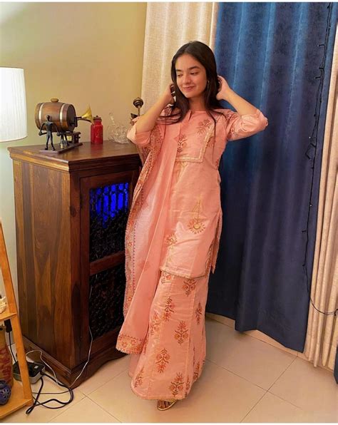 Hendi Movies جديد الممثلة انوشكا سين Alp