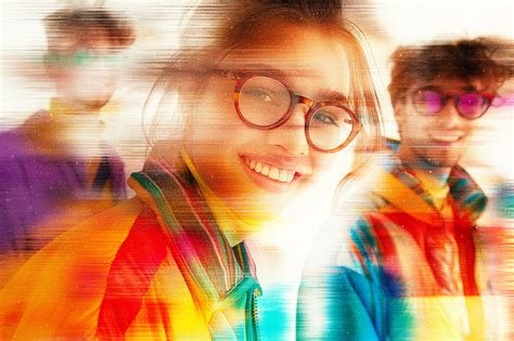 Download Motion Distortion Photo Effect