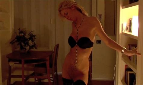 Голая Александра Портман в Élisa