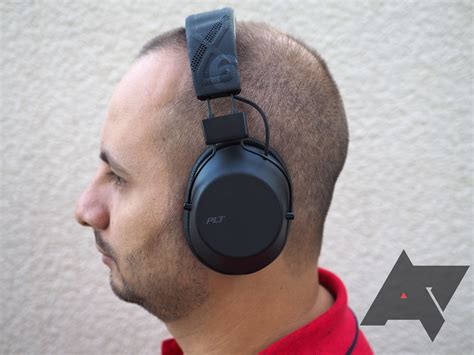 Plantronics BackBeat Fit Review Good Gym Friendly Over Ear Headphones