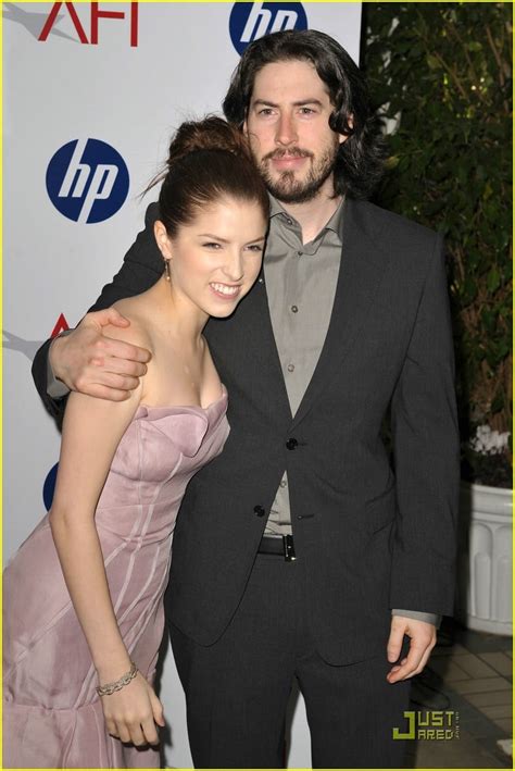 Anna Kendrick Is A Backless Beauty Photo 355064 Photo Gallery