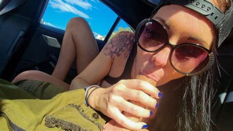 在无人驾驶出租车的后座上做爱 Pornhub com