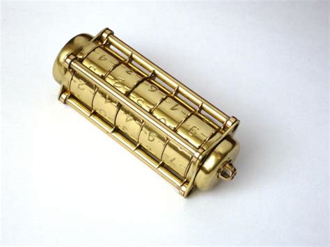 Steampunk USB Flash Drive With Combination Lock Gadgetsin