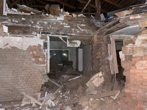 Поліція показала фото наслідків обстрілів Нікополя і Марганецької громади