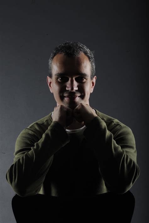 무료 이미지 남자 남성 사람 초상화 어둠 신사 스크린 샷 얼굴 털 인간 위치 4032x6048 893665 무료 이미지 Pxhere