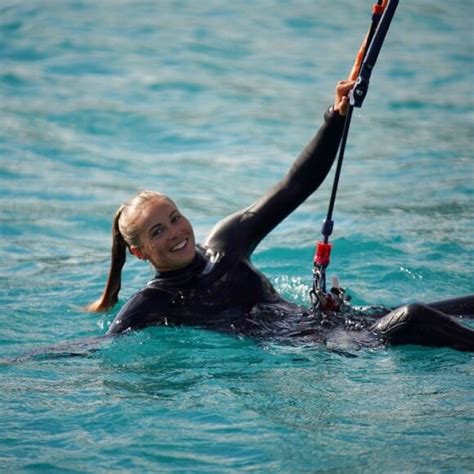 Photo Delphine Jariel Pratique Le Kitesurf Le Yoga Et La Randonnée Purepeople
