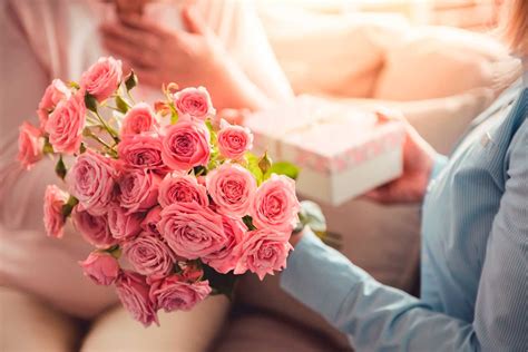 Give Flowers Every Day La Florela