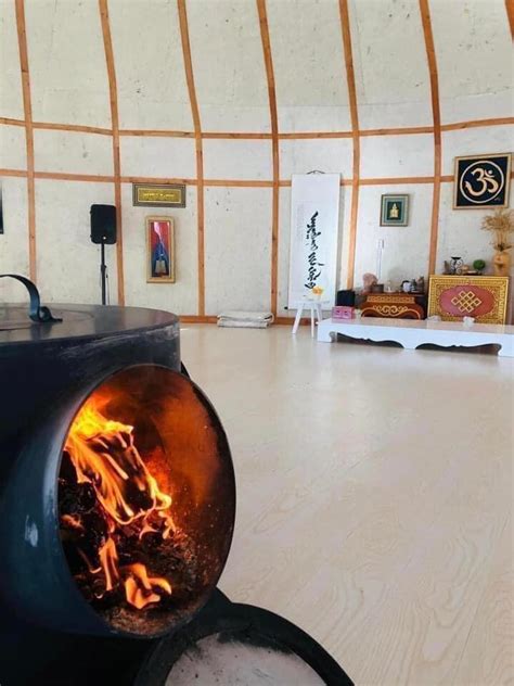 Ариусахуйн Түлхүүр Иог Бясалгалын Төв Эмчилгээний йогийн 5 хоногийн сургалт эхлэхэд 2 хоног