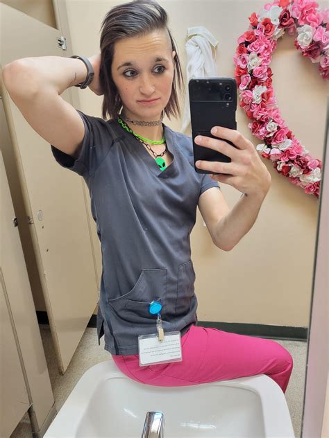 Bend Me Over The Sink Real Quick🥰 Rgonewildscrubs