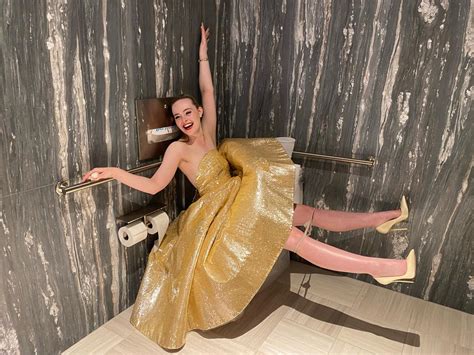 Photos Elle Fanning Renverse Le Thé Lors De Son Week End Danniversaire