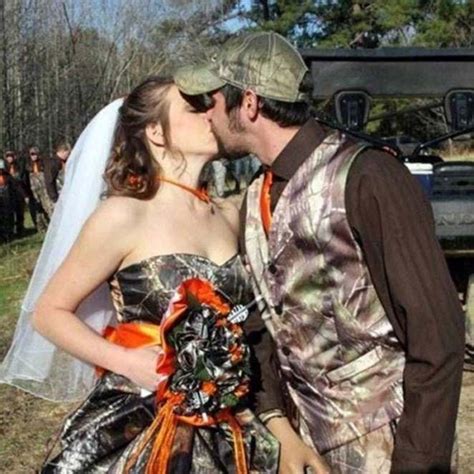 Yeehaw 25 Crazy Redneck Wedding Photos Joyenergizer