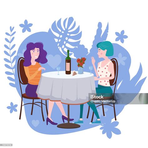 카페에서 두 여자 친구의 낭만적 인 만남 의자에 포도 나무를 마시고 앉아서 회의와 대화에서 재미와 휴식을 취하십시오 우정과 의사