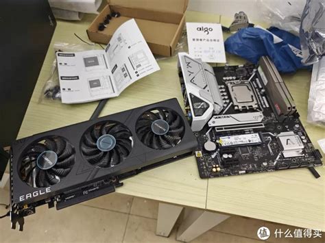 在cpu市场中，intel和amd的保值率各有特点。