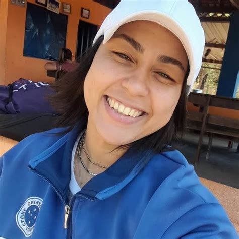 Júlia Silva Juliabsillva • Threads Say More