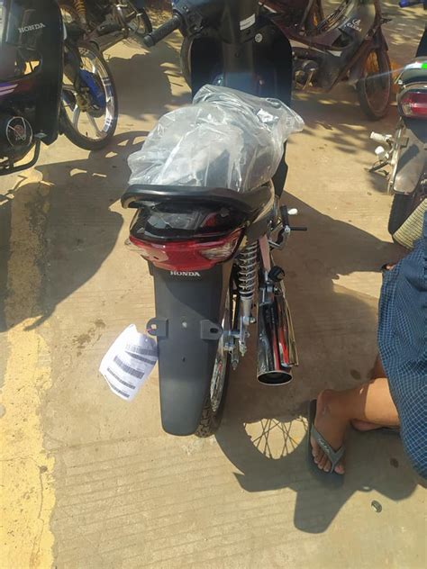 ကိုဟိန္း ကိုဟိန္း ဆိုင္ကယ္အေရာင္းျပခန္း