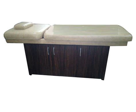 Beige Wooden Massage Bed At ₹ 21500piece In Ludhiana Id 22264064097