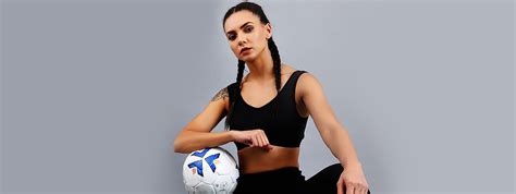Advantages And Benefits Of Wearing A Sports Bra Clovia