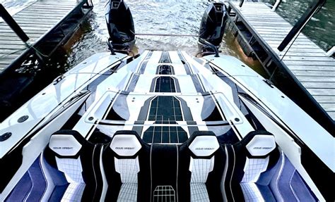 39 Carbon Doug Wright Powerboats